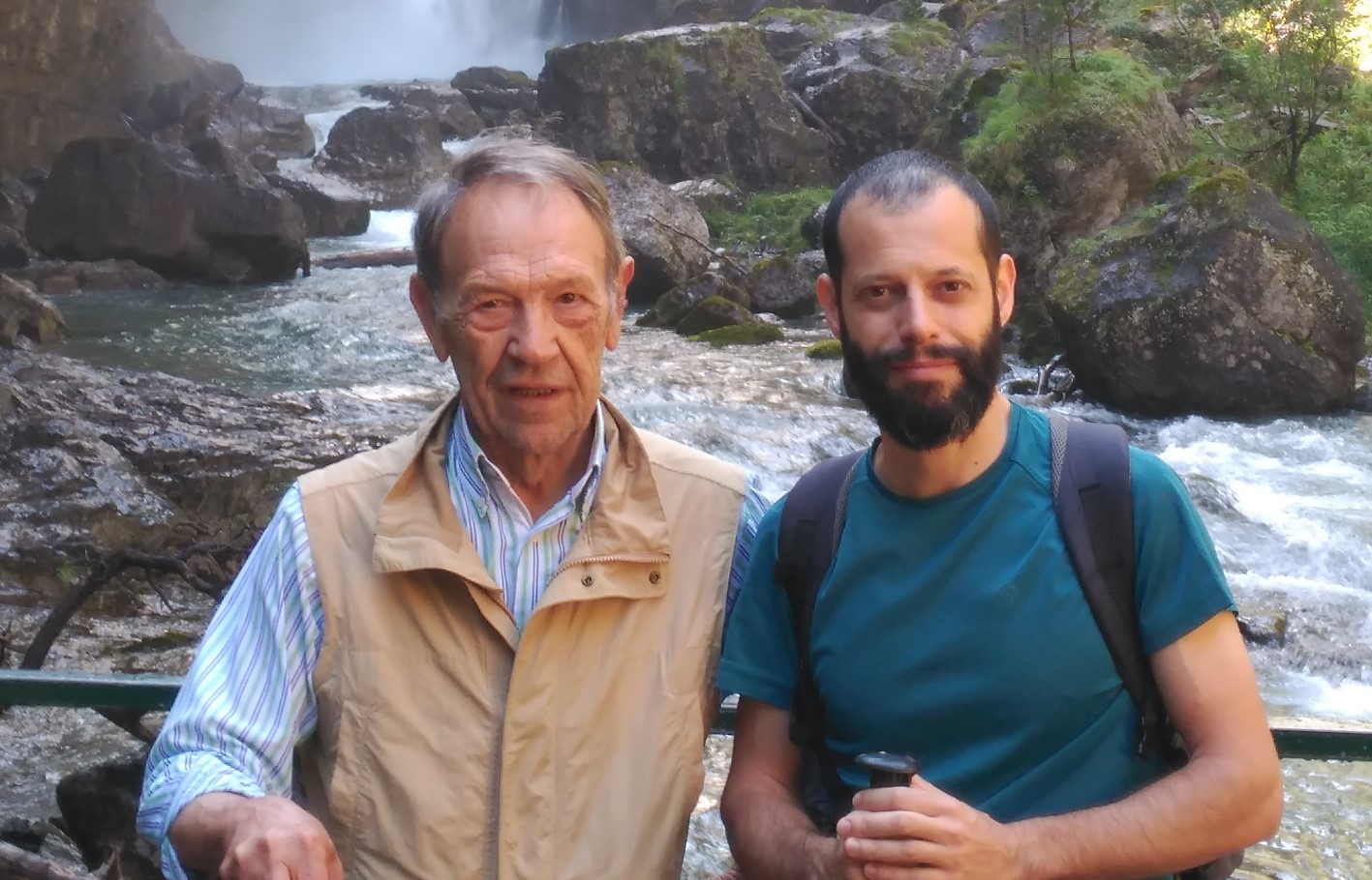 La «Biblia en verso», de Juan Victorio | Poémame - Revista abierta de ...